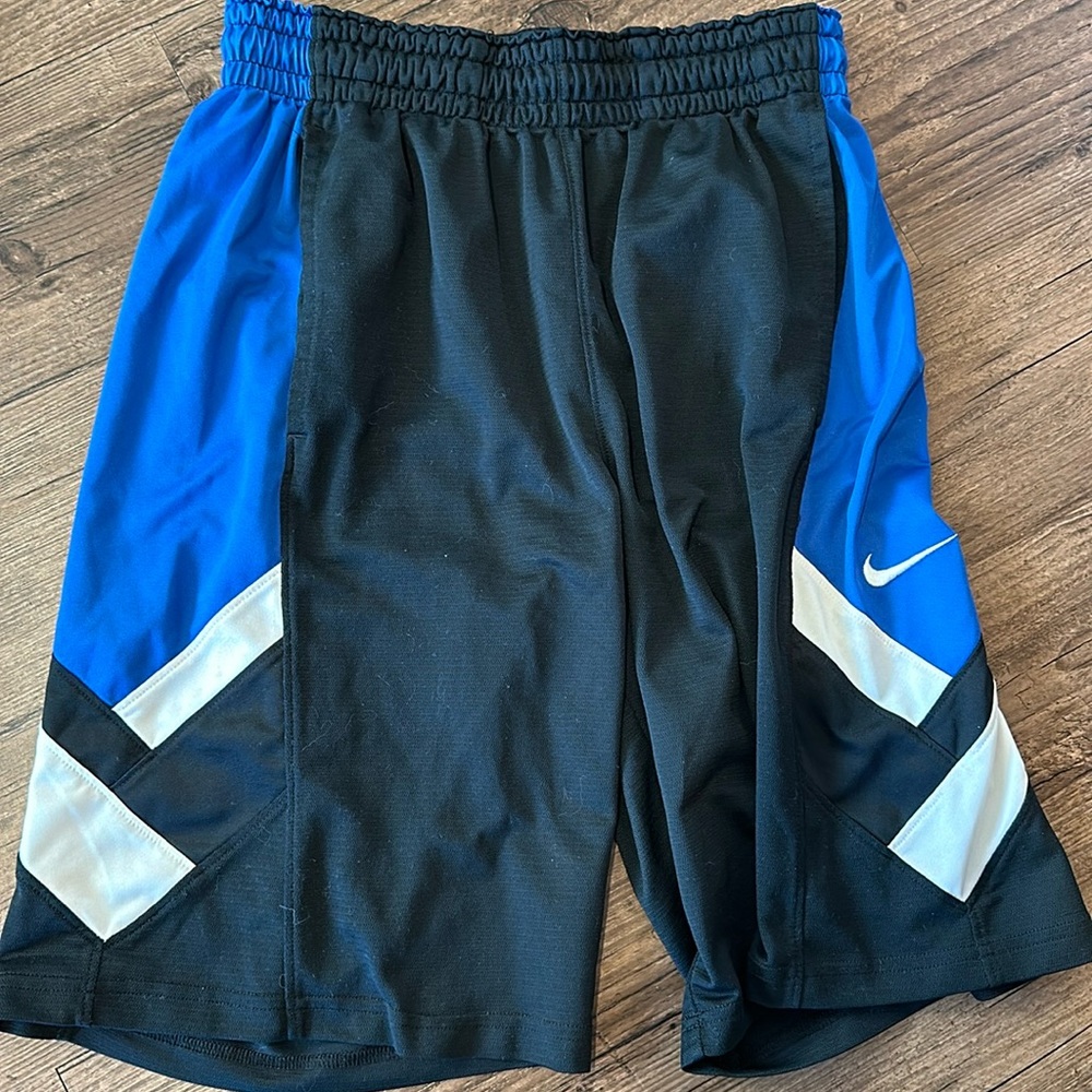 Medium Nike Shorts - Gem
